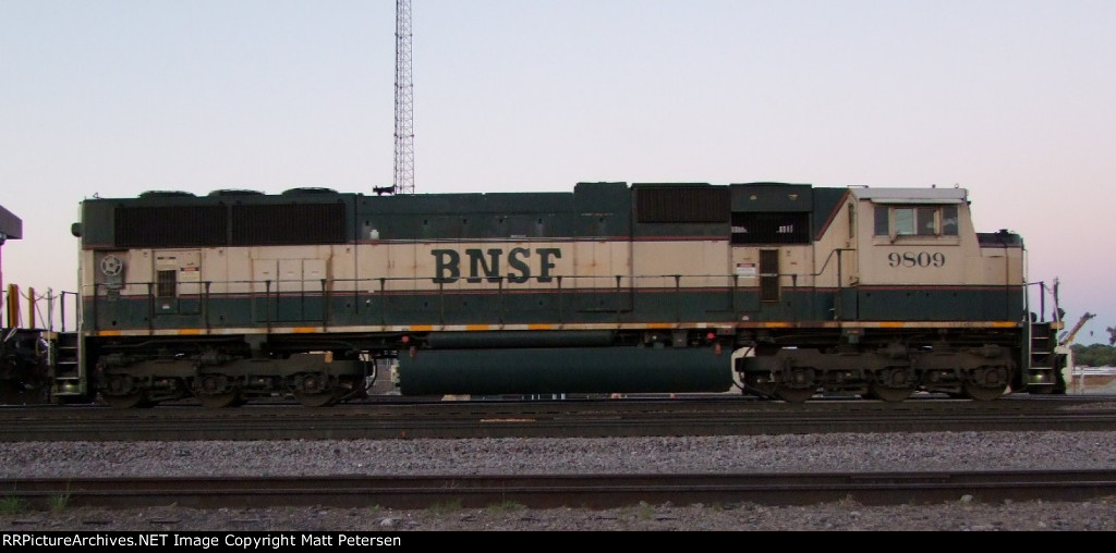 BNSF 9809